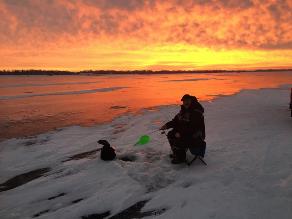 Using a Vexilar Flasher Ice Fishing - North American Outdoorsman